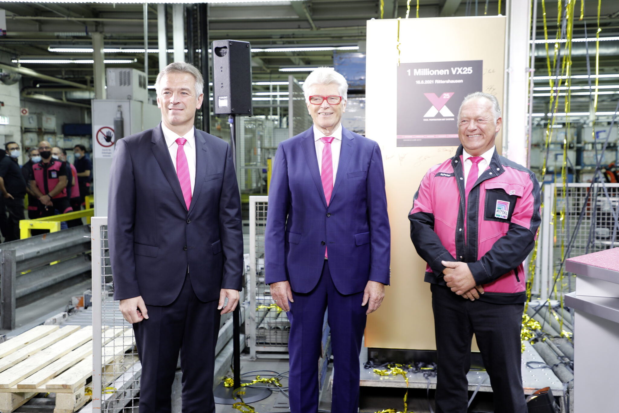 Rittal feiert millionsten VX25 – und seine Mitarbeiter